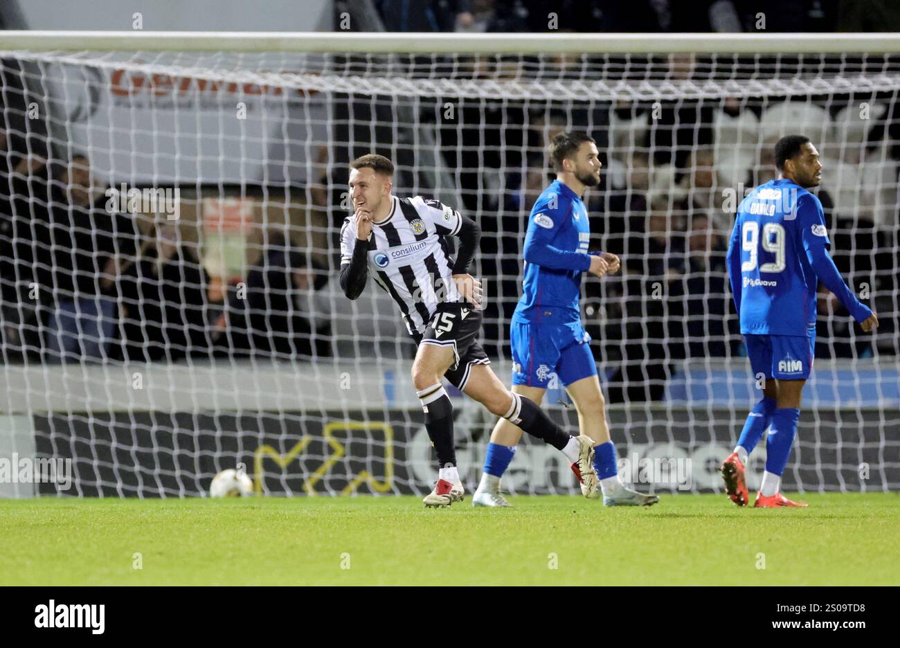 St Mirren's Caolan Boyd-Munce celebrates scoring their side's second ...