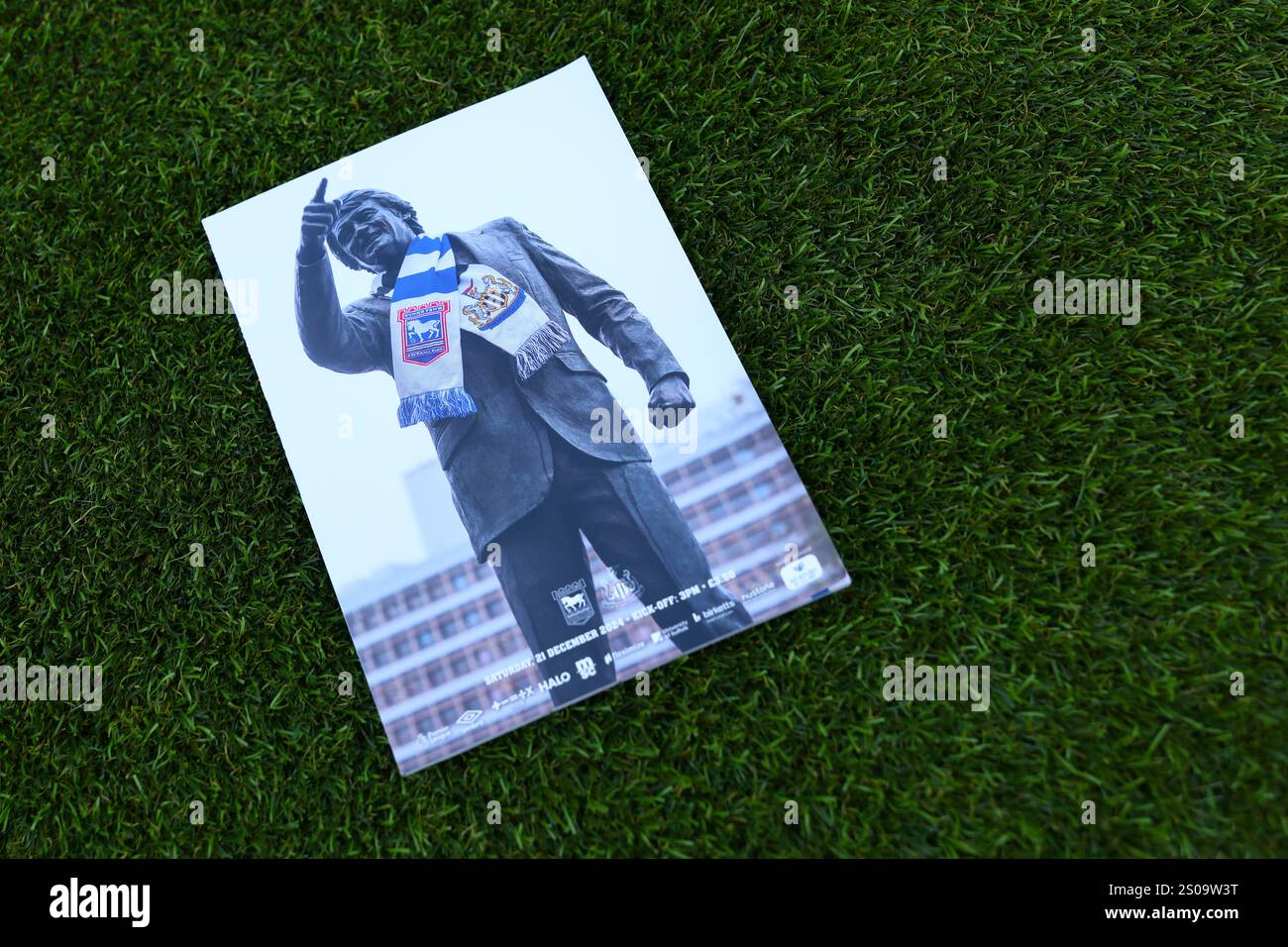 Matchday Programme featuring Sir Bobby Robson - Ipswich Town v ...