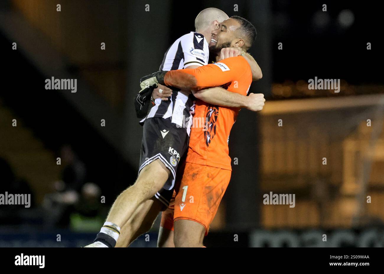 St Mirren players celebrate at the final whistle after the William Hill ...