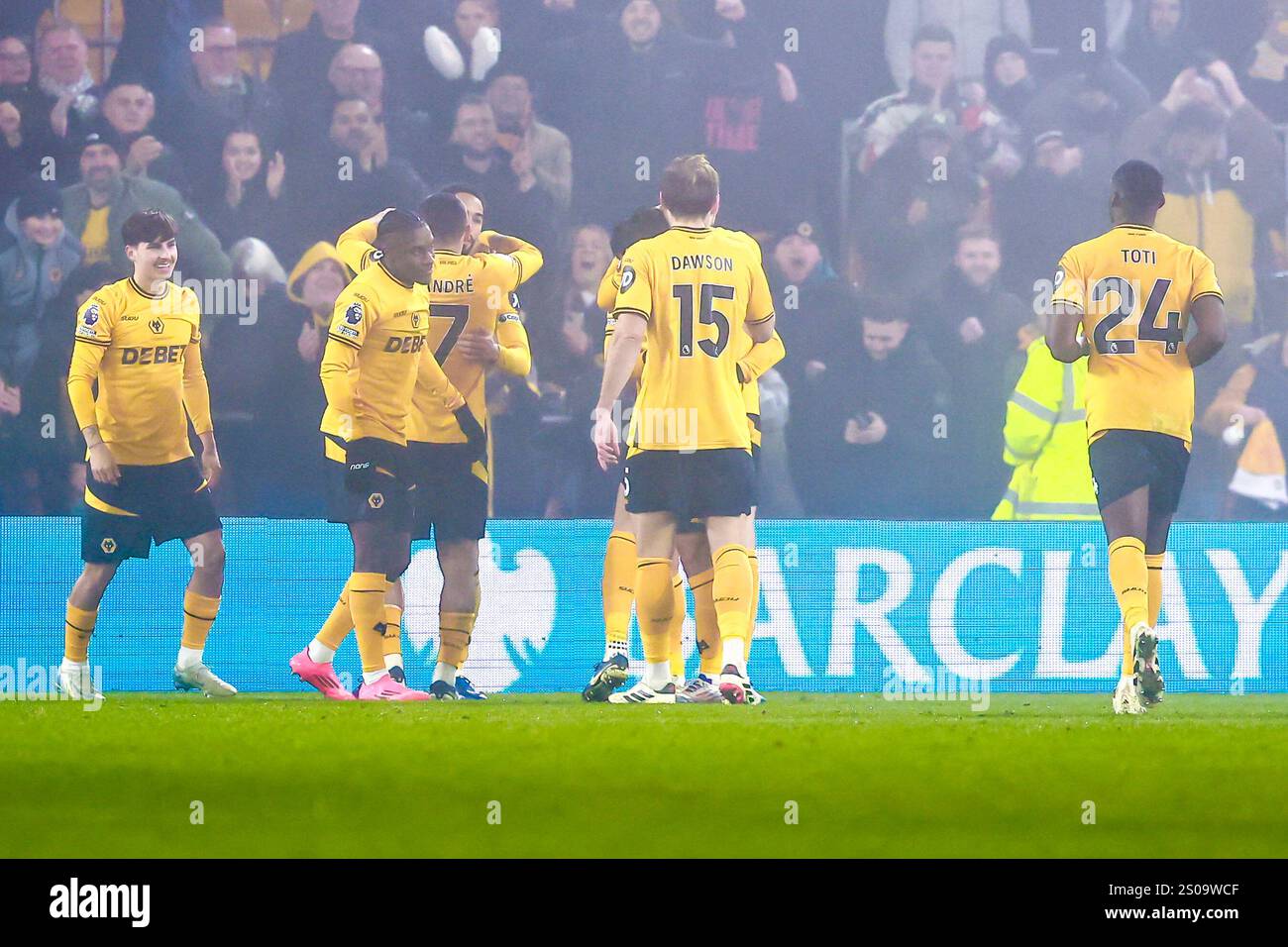 Wolverhampton, UK. 26th Dec, 2024. Wolverhampton Wanderers players ...
