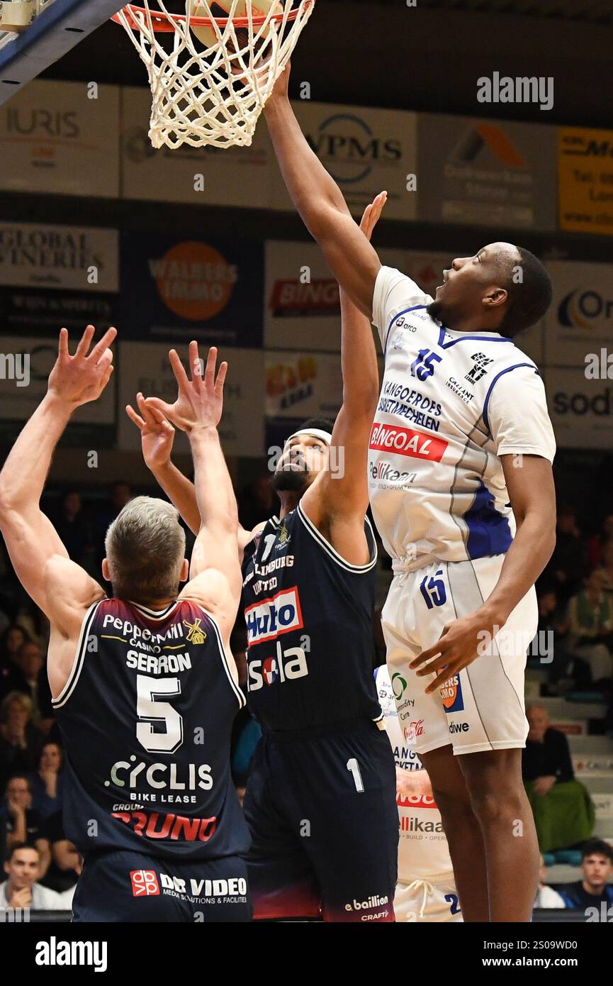 Oostende, Belgium. 26th Dec, 2024. Limburg's Quentin Serron and ...