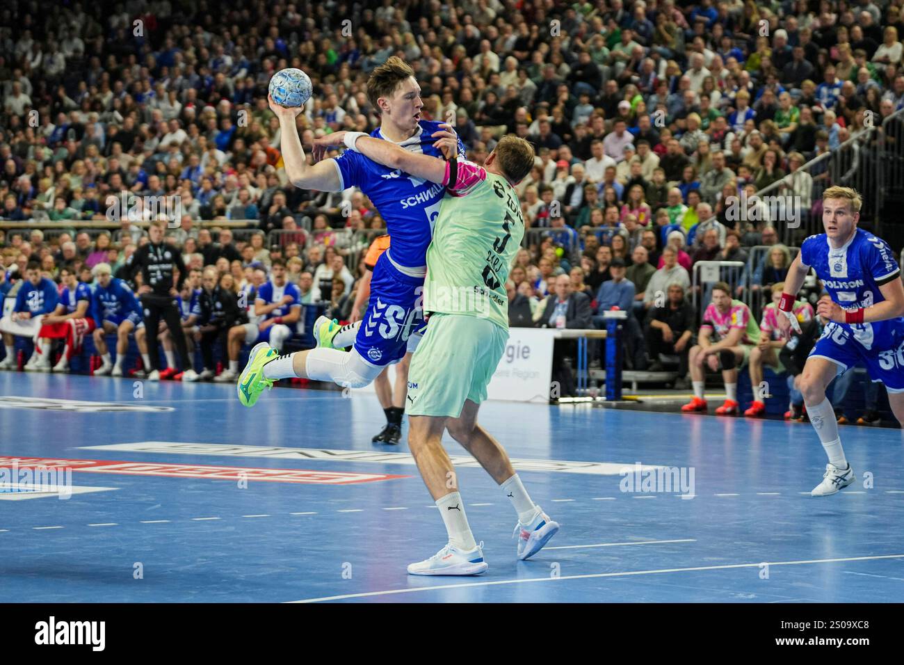 Ole Pregler (VfL Gummersbach, #23) ;Daikin Handball Bundesliga, VfL ...
