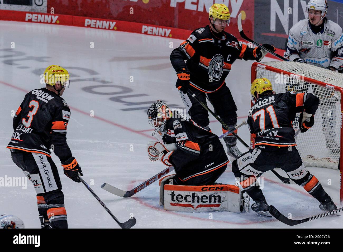 Frankfurt, Deutschland. 26th Dec, 2024. Cody Brenner (L?wen Frankfurt ...