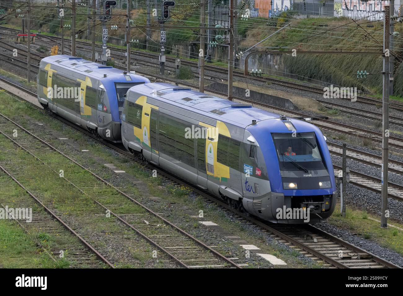 Nancy, France - View on a diesel multiple unit X 73500 arriving at Nancy station Stock Photo - Alamy
