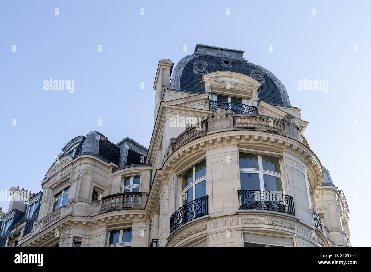 A breathtaking view of a Parisian building, showcasing its intricate ...
