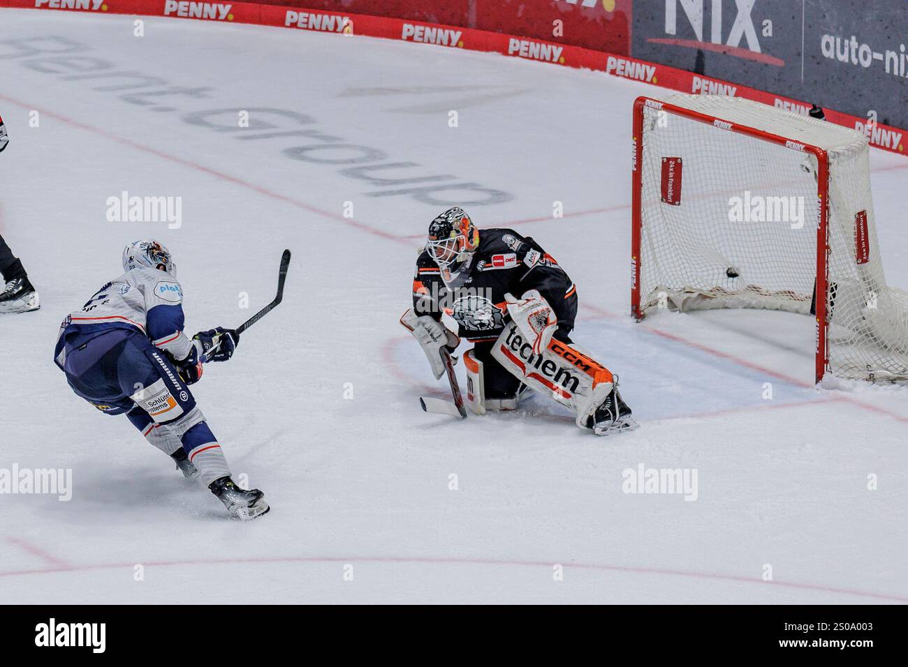 Frankfurt, Deutschland. 26th Dec, 2024. John Broda (Iserlohn Roosters ...