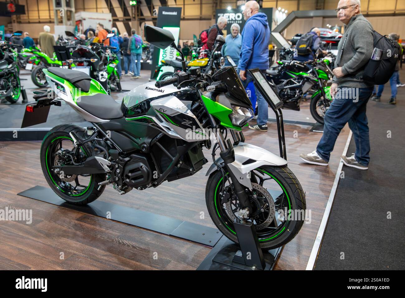 Kawasaki ze 1 sport hi-res stock photography and images - Alamy