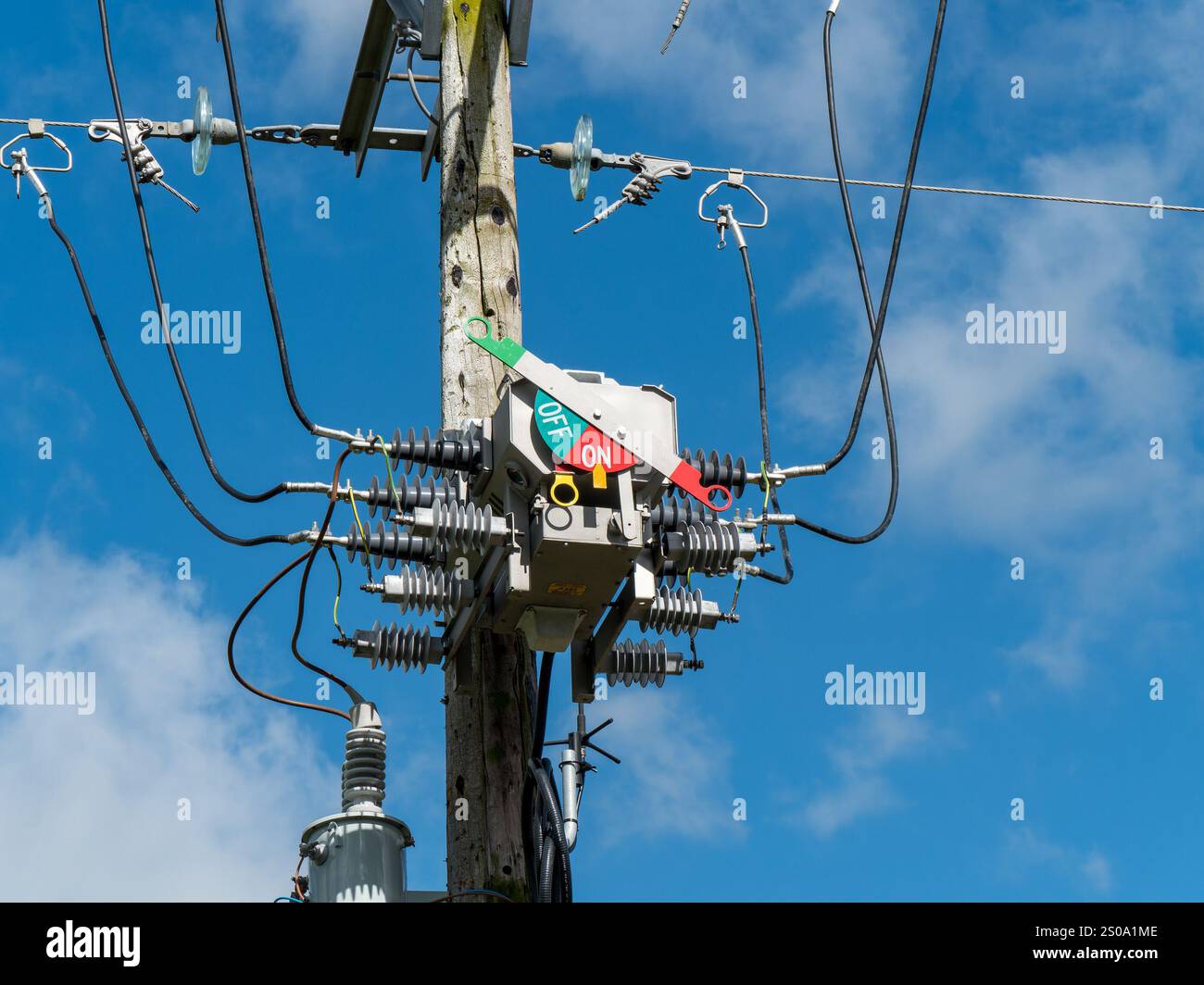 Electricity distribution 3 phase high voltage circuit breaker isolator ...