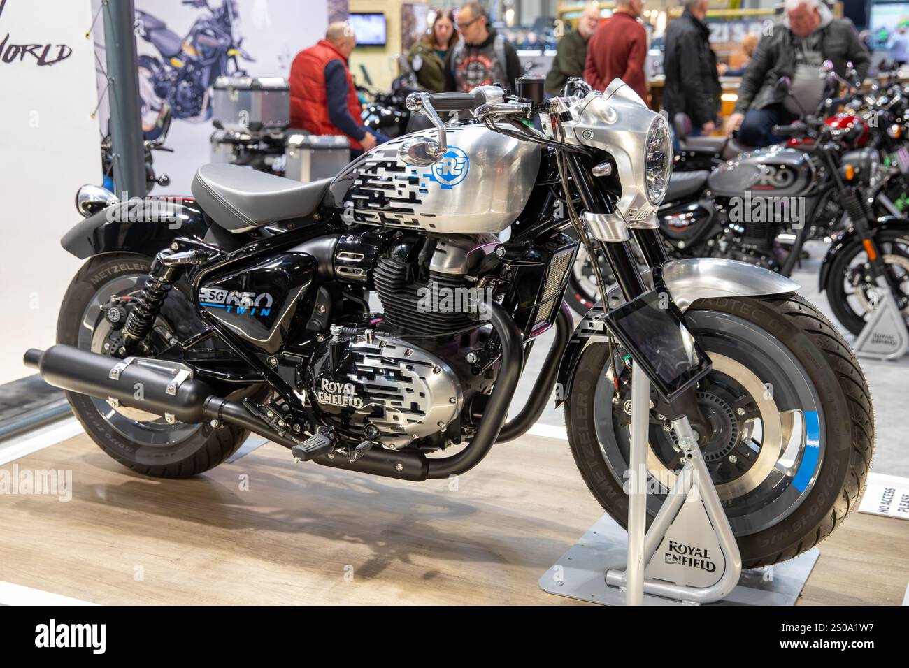 Royal Enfield Shotgun 650 Custom Stock Photo - Alamy