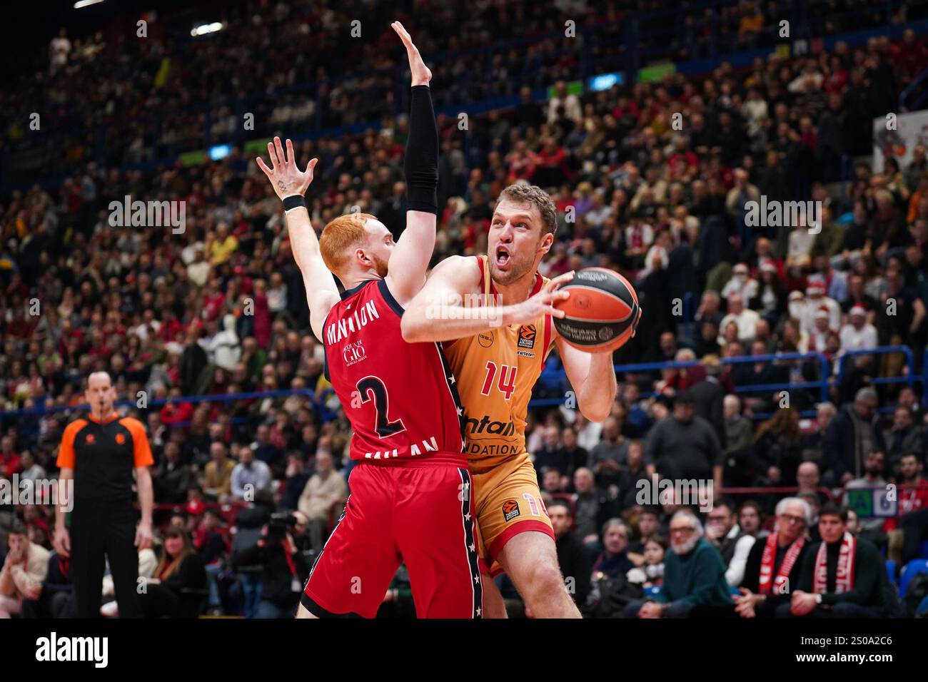 Milan, Italy. 26th Dec, 2024. EA7 EMPORIO ARMANI MILANO VS. OLYMPIACOS ...