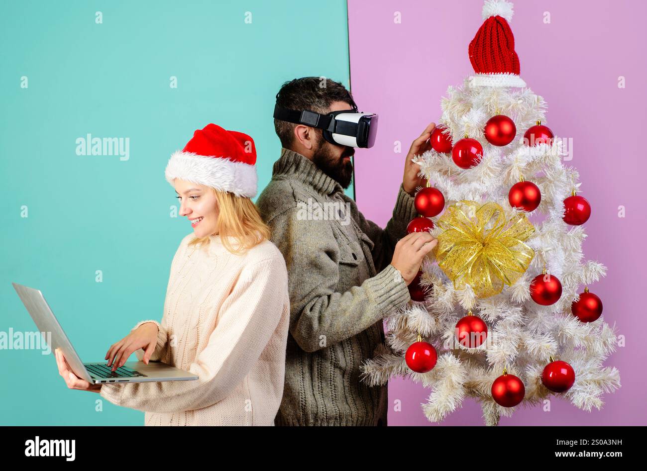 Christmas film family watch hi-res stock photography and images - Alamy
