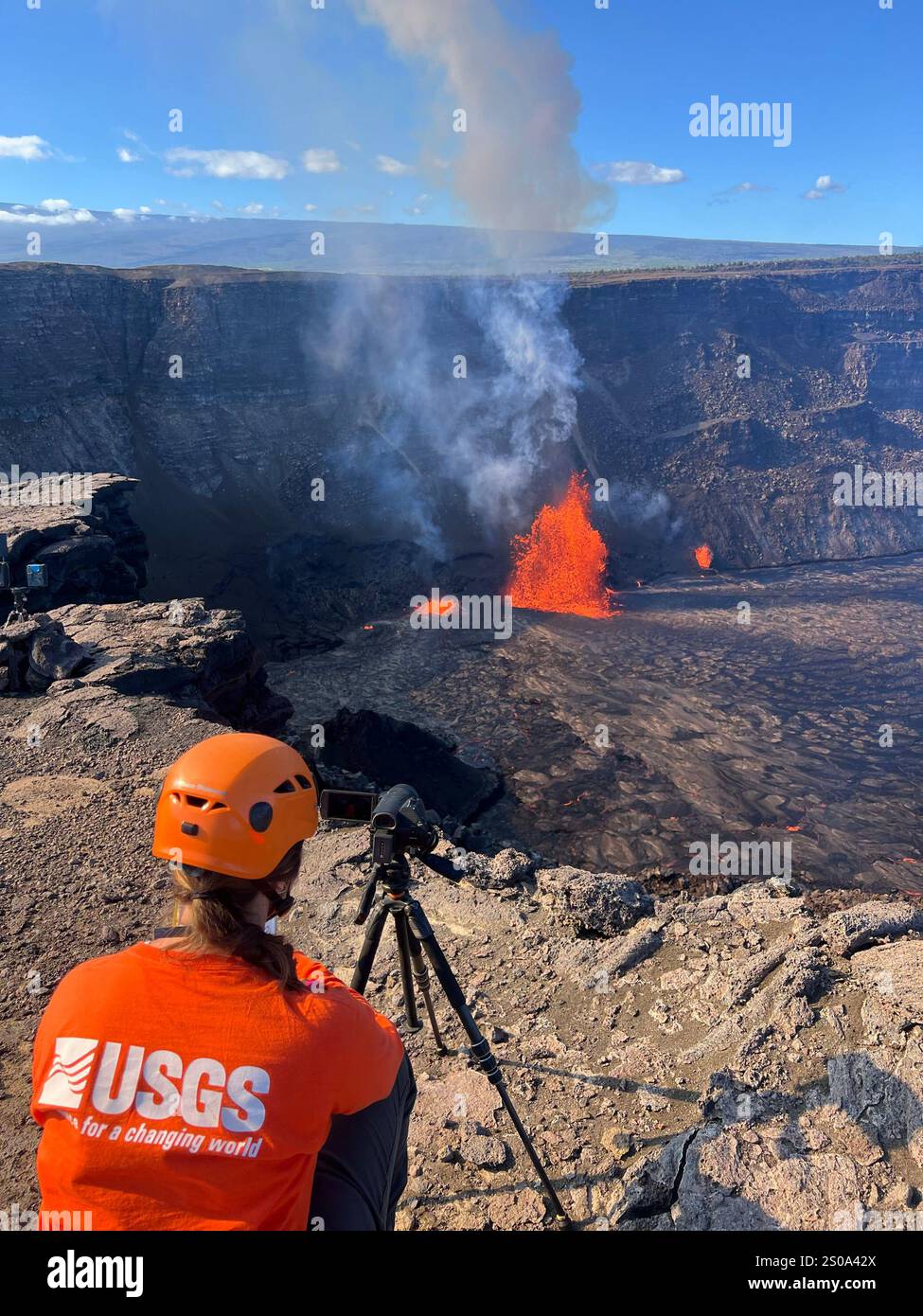 Big Island, Hawaii, USA. 24th Dec, 2024. USGS Hawaiian Volcano ...