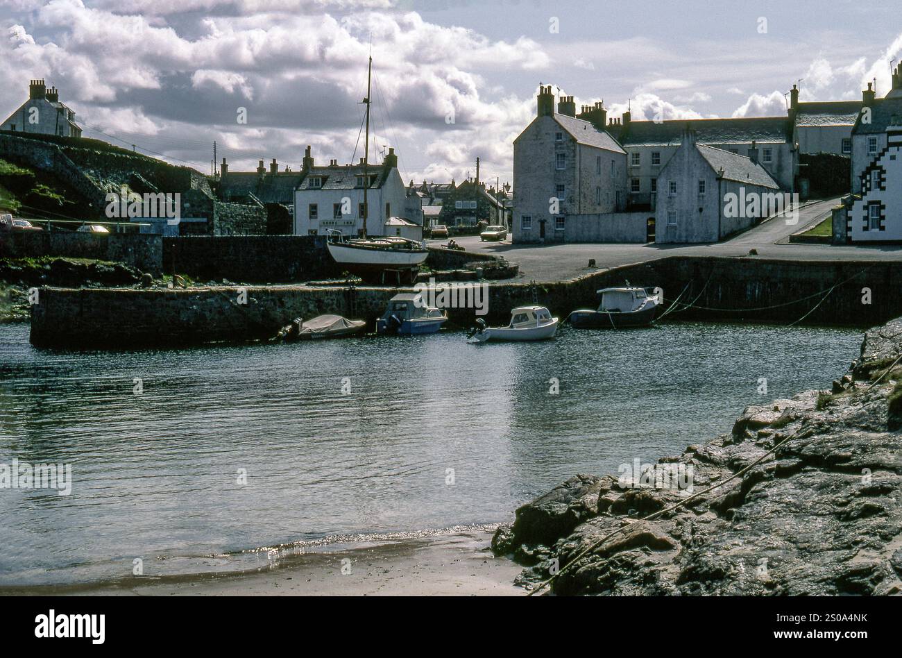 The Shore Inn, Portsoy, Banff, 1982 Stock Photo - Alamy