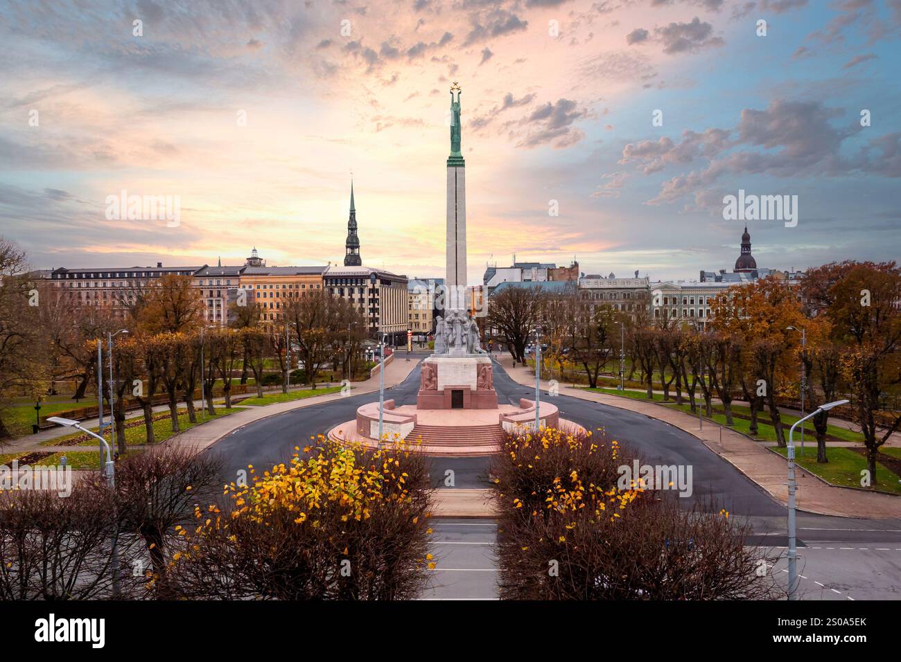 The Freedom Monument stands at the center of a circular plaza in Riga ...
