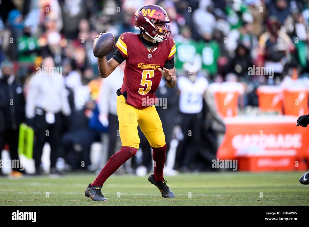 Washington Commanders quarterback Jayden Daniels (5) in action during ...