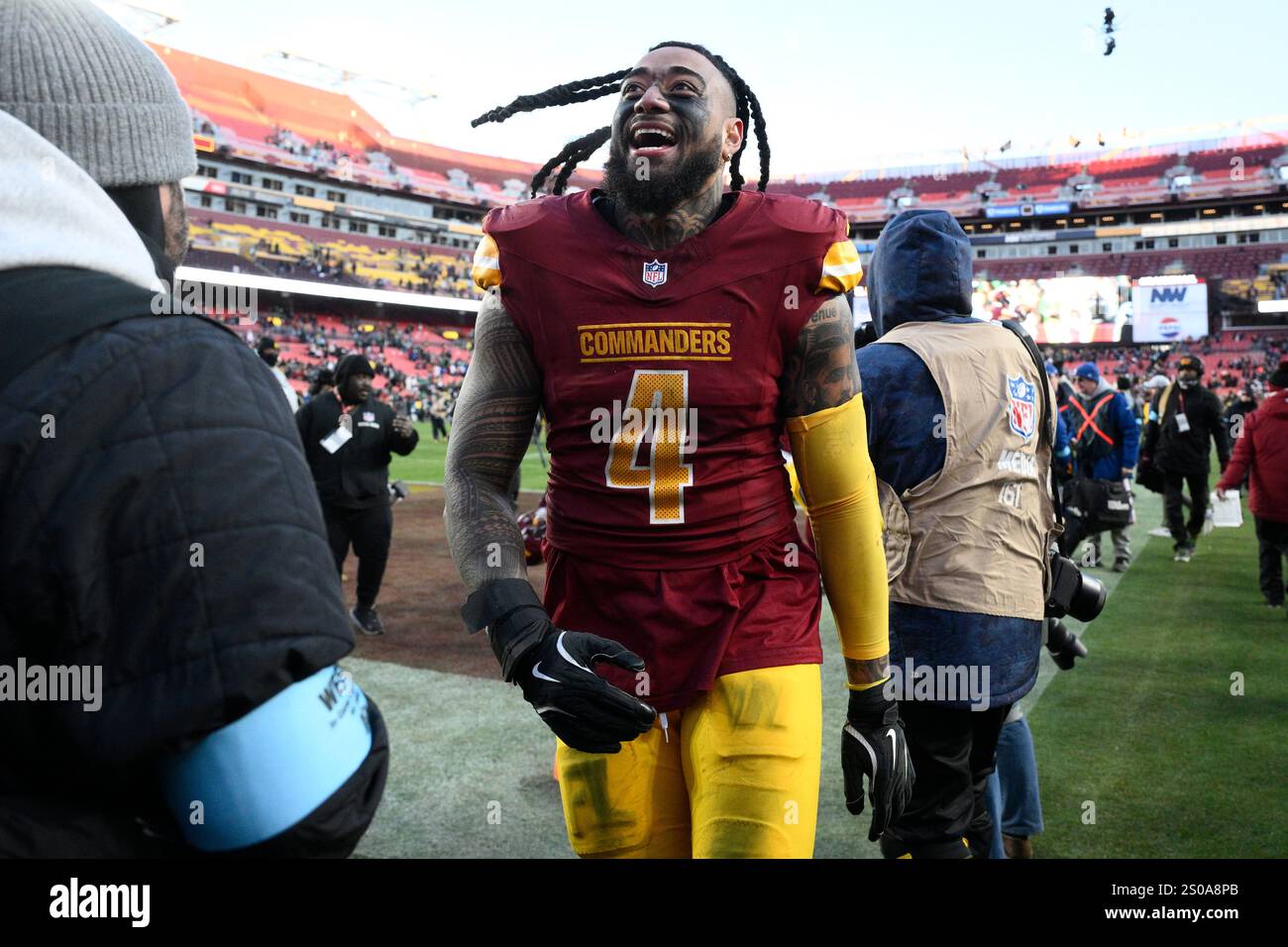 Washington Commanders linebacker Frankie Luvu (4) reacts after an NFL ...