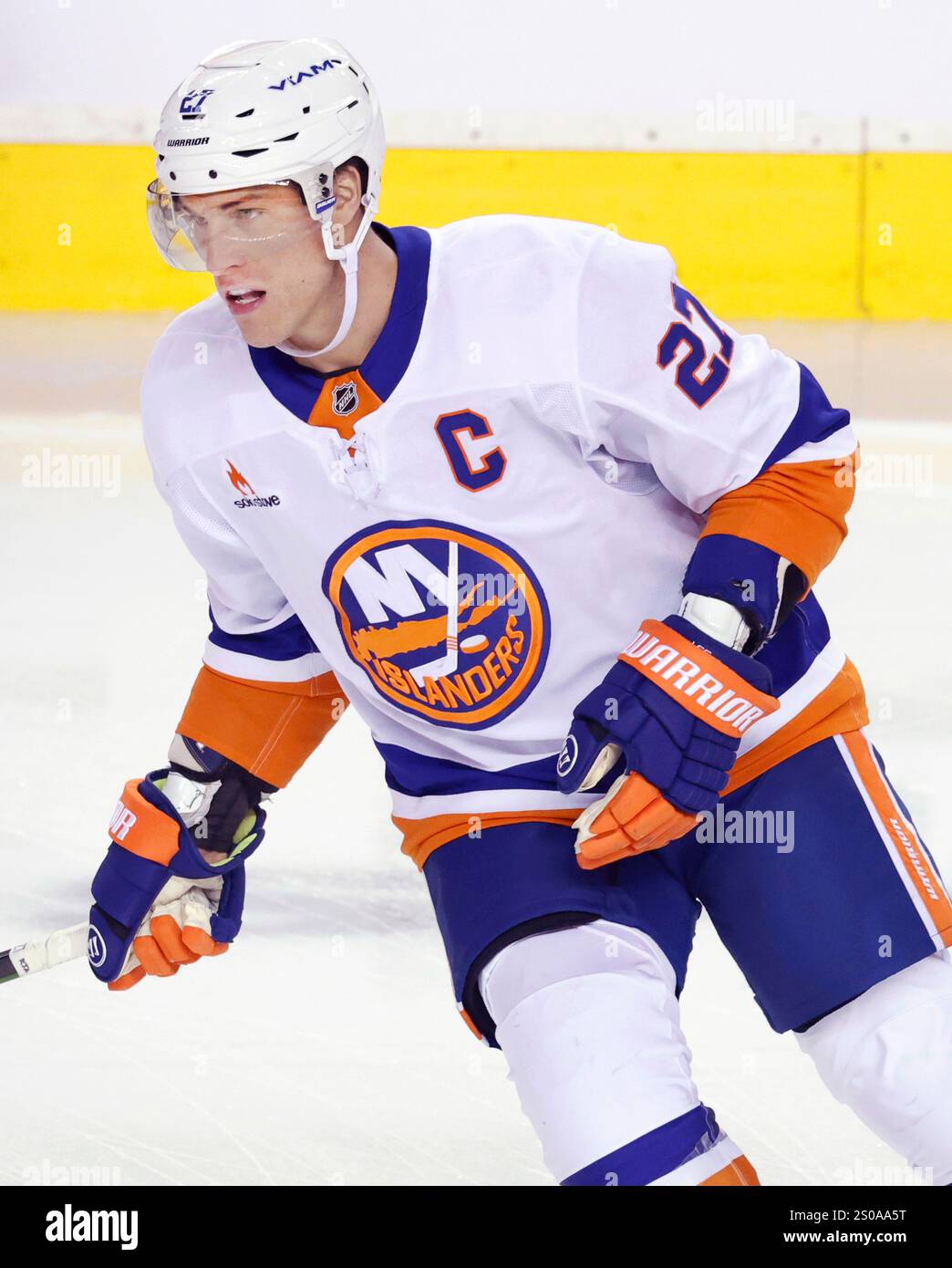 Profile photo on New York Islanders LW Anders Lee during an NHL ...