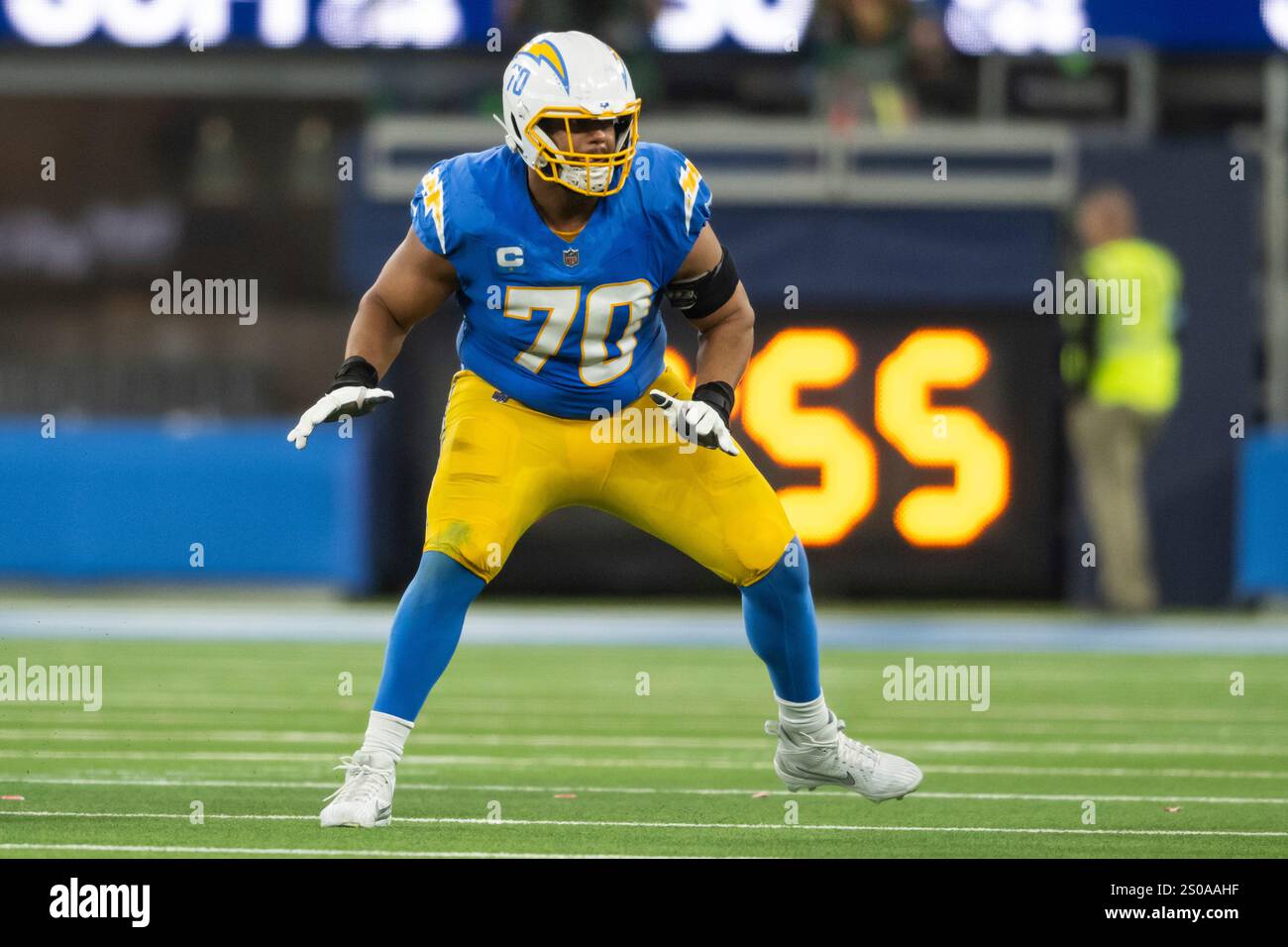 Los Angeles Chargers offensive tackle Rashawn Slater (70) takes his ...