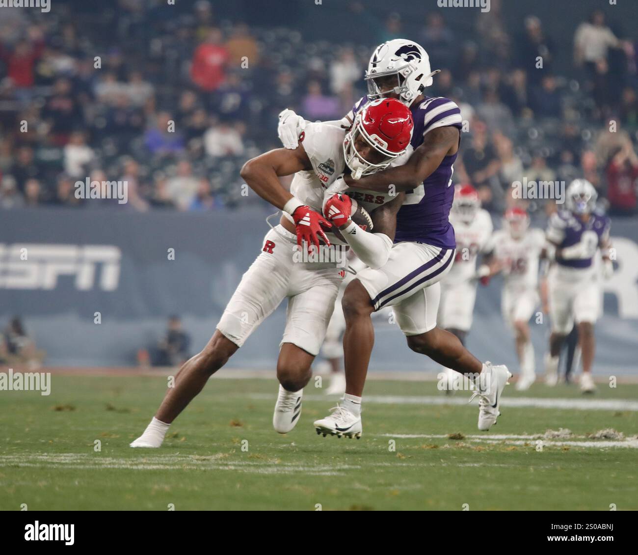 Phoenix, Arizona, USA. 26th Dec, 2024. Kansas State Wildcats linebacker ...