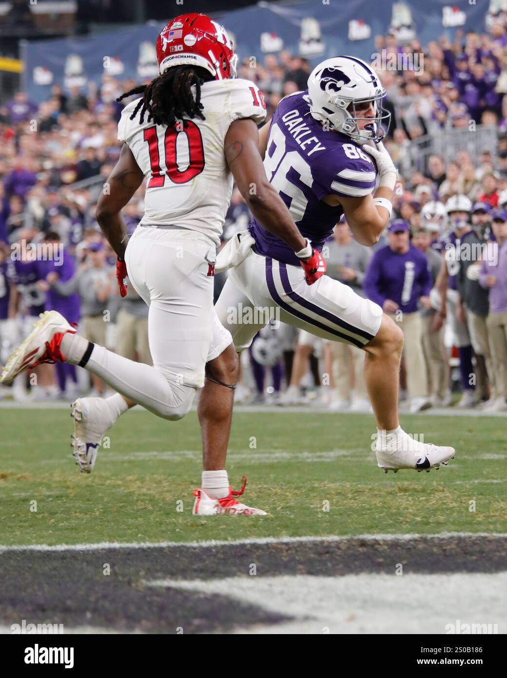 Phoenix, Arizona, USA. 26th Dec, 2024. Kansas State Wildcats tight end ...