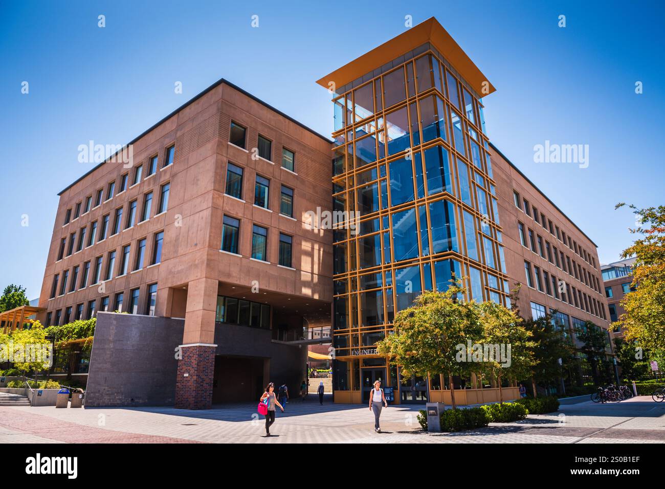 Irvine CA USA - August 10, 2017: One of the newer buildings on campus ...