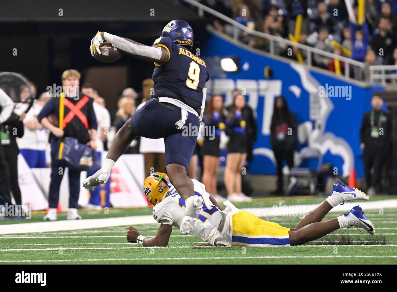 DETROIT, MI - DECEMBER 26: Toledo Rockets DT Darius Alexander (9 ...