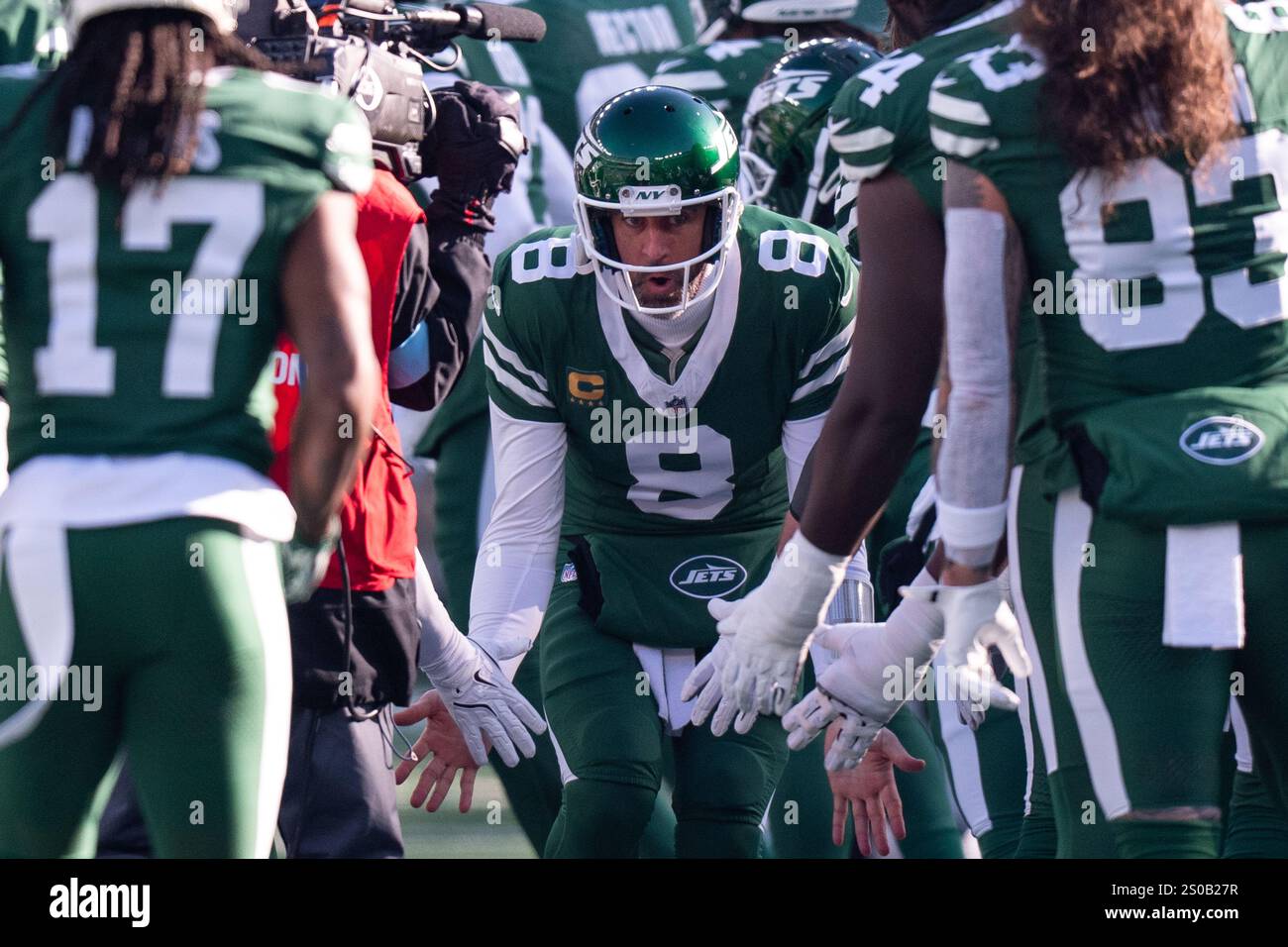 New York Jets quarterback Aaron Rodgers (8) comes out for player ...