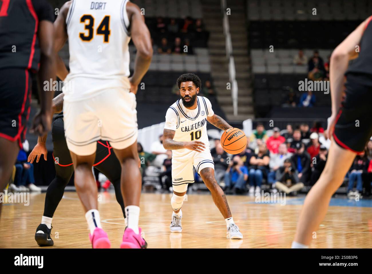SAN JOSE, CA - DECEMBER 21: California Golden Bears guard Jovan ...