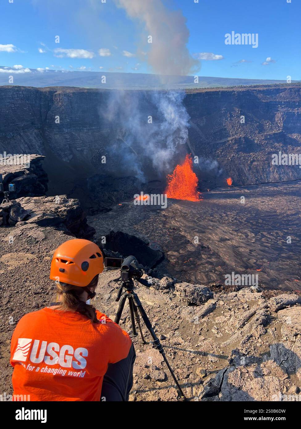 Big Island, Hawaii, USA. 24th Dec, 2024. USGS Hawaiian Volcano ...