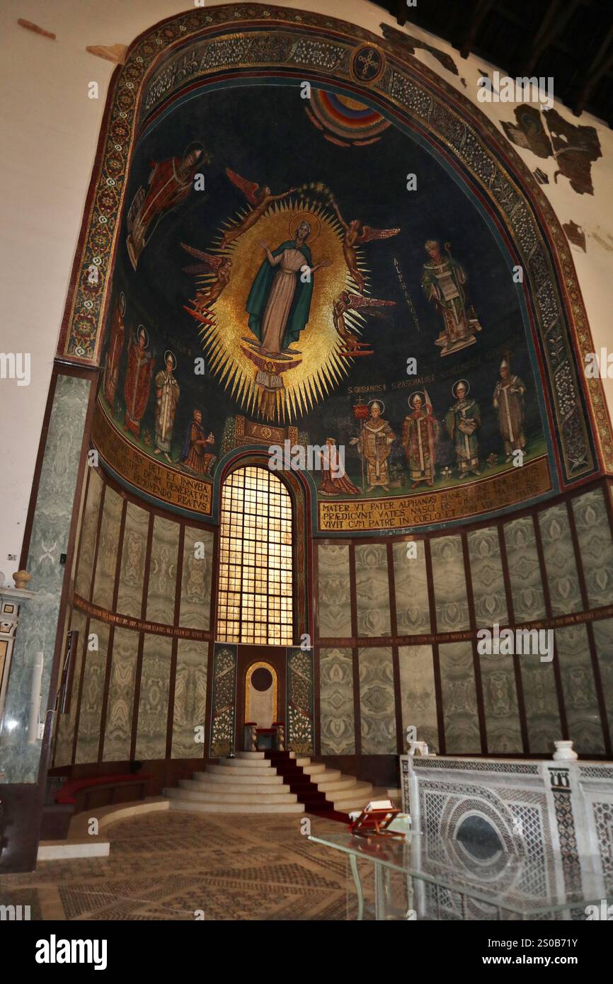 Salerno - Abside del duomo Stock Photo - Alamy