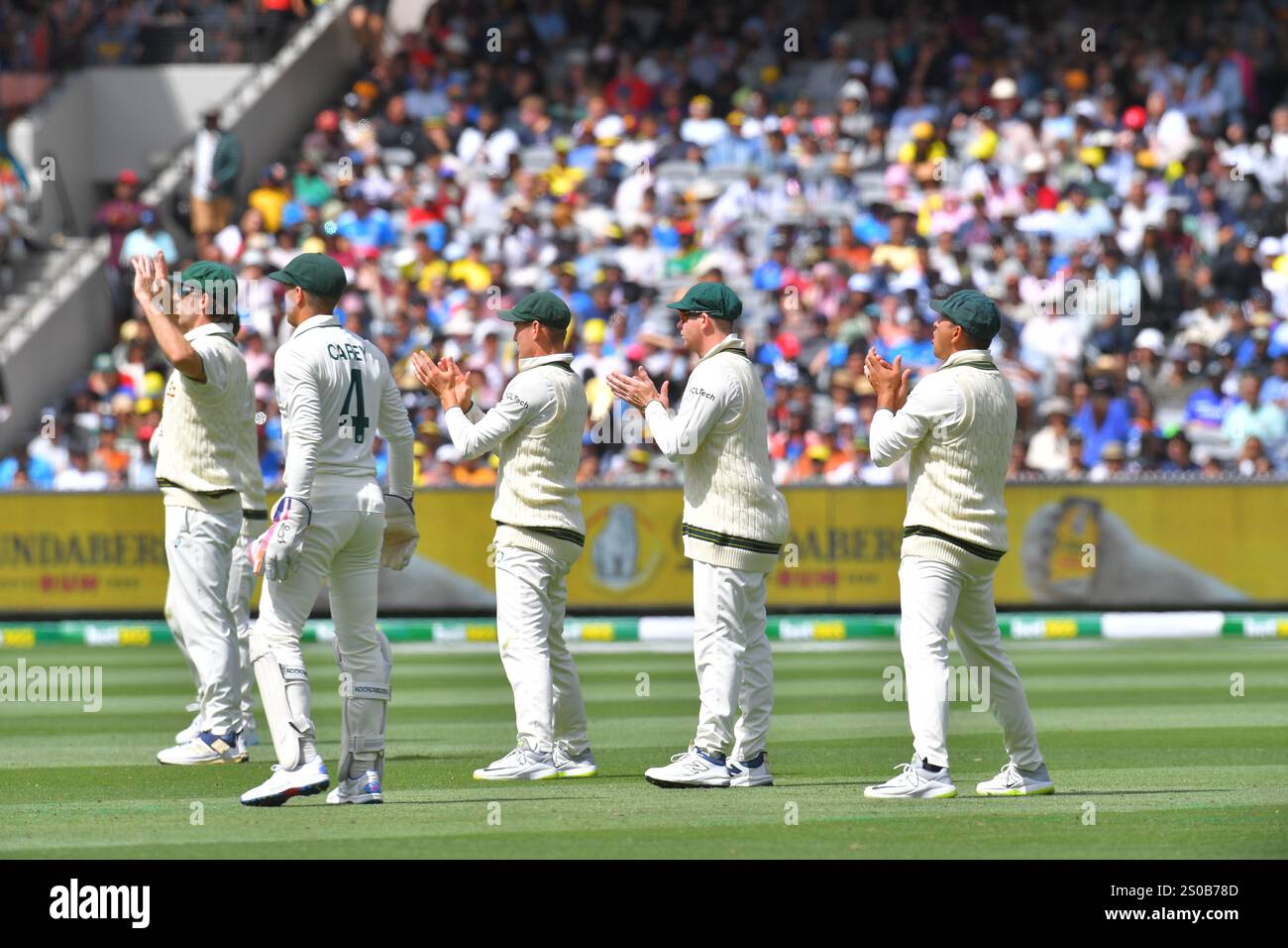 MELBOURNE AUSTRALIA. 27th Dec 2024. Fielders of the Australian Cricket ...
