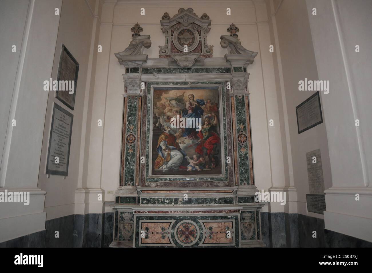 Salerno - Cappella Pinto del Duomo di San Matteo Stock Photo - Alamy