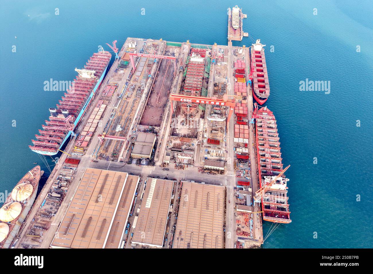 QINGDAO, CHINA - DECEMBER 27, 2024 - A 10,000-ton giant ship is under ...