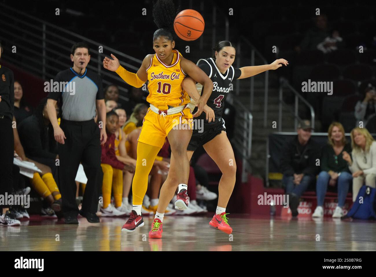 Los Angeles, United States. 15th Nov, 2024. Southern California Trojans ...