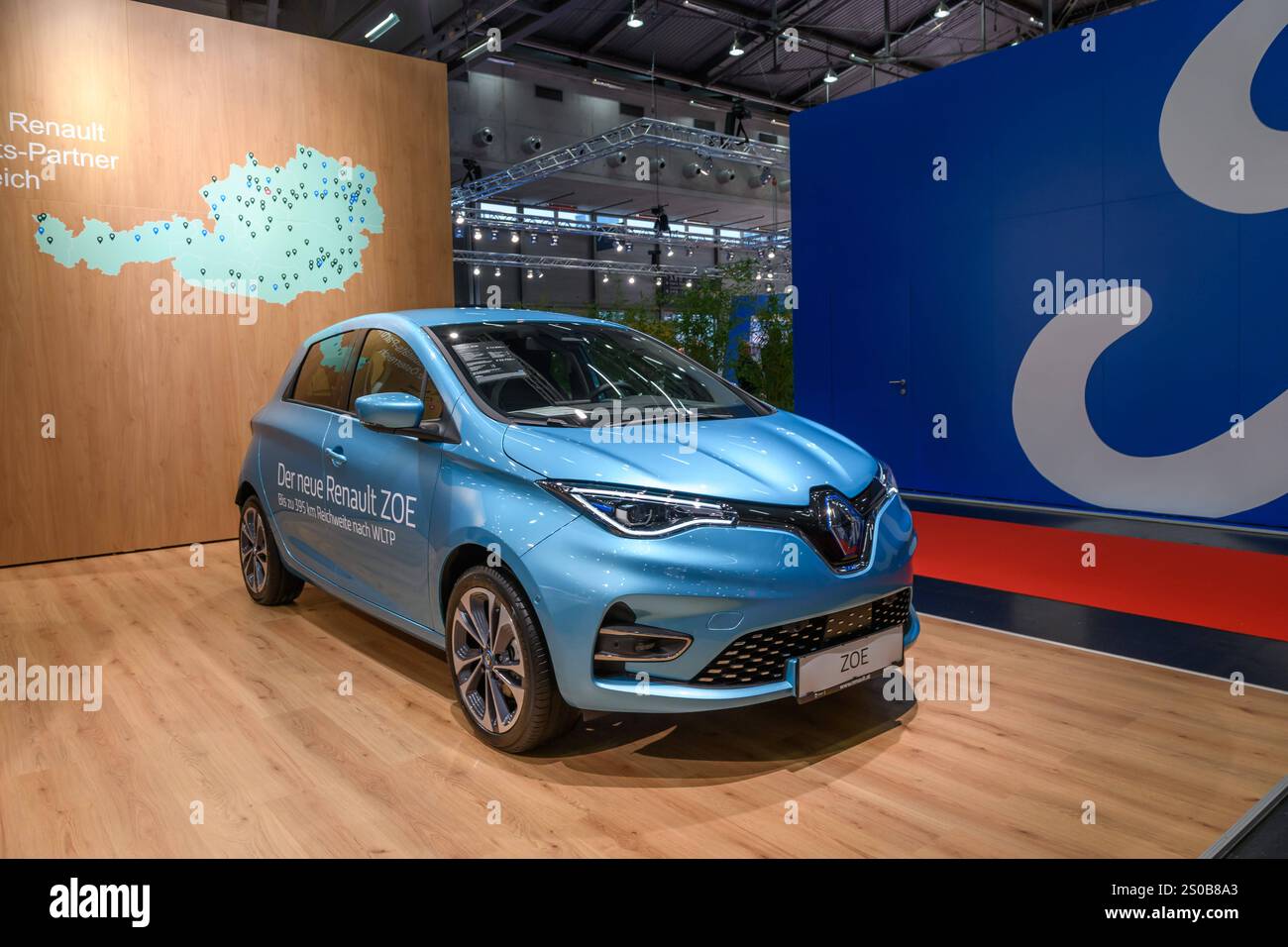 vienna, austria, 15 jan 2020, autoshow, renault zoe, electric powered ...