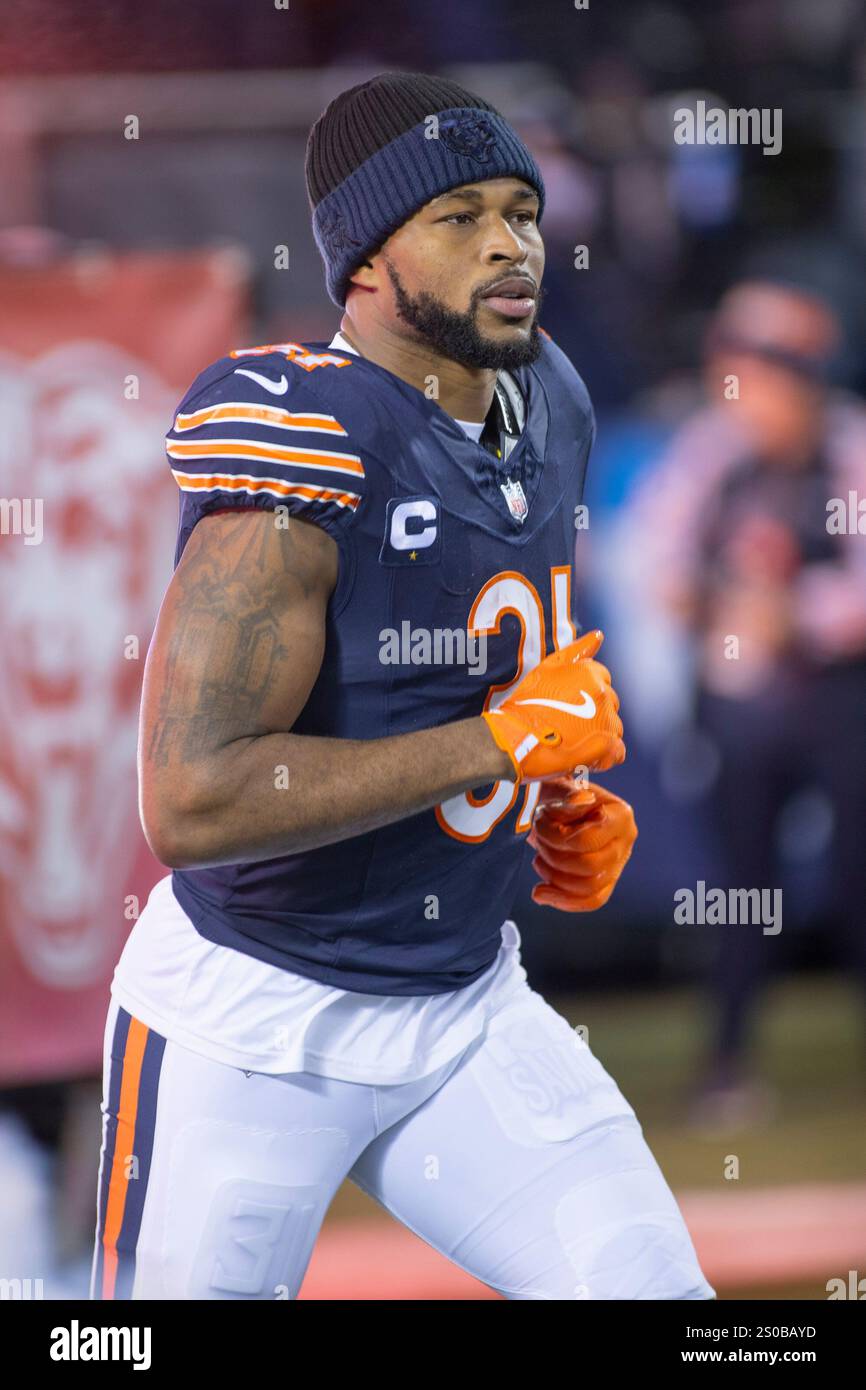 Chicago Bears Kevin Byard III (31) runs on to the field before an NFL ...