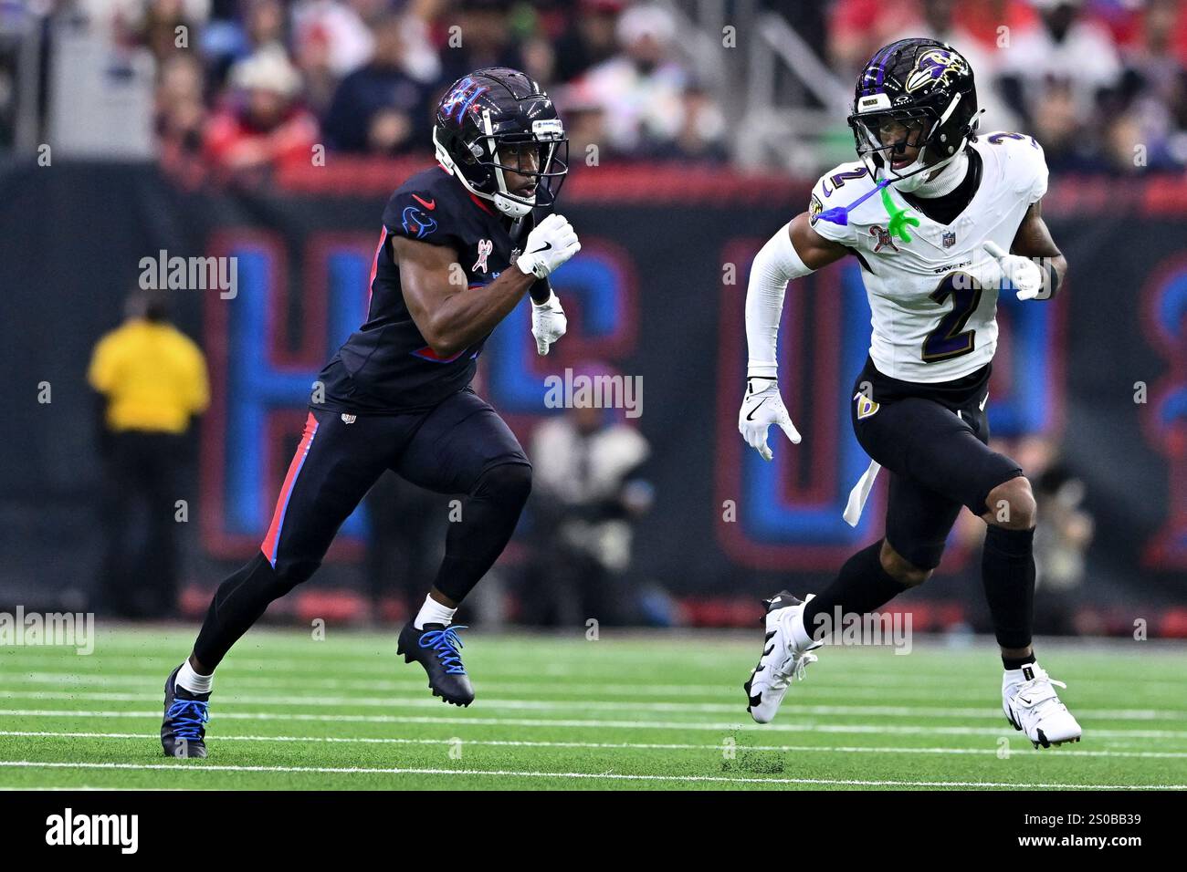 Houston Texans cornerback D'Angelo Ross (37) and Baltimore Ravens ...