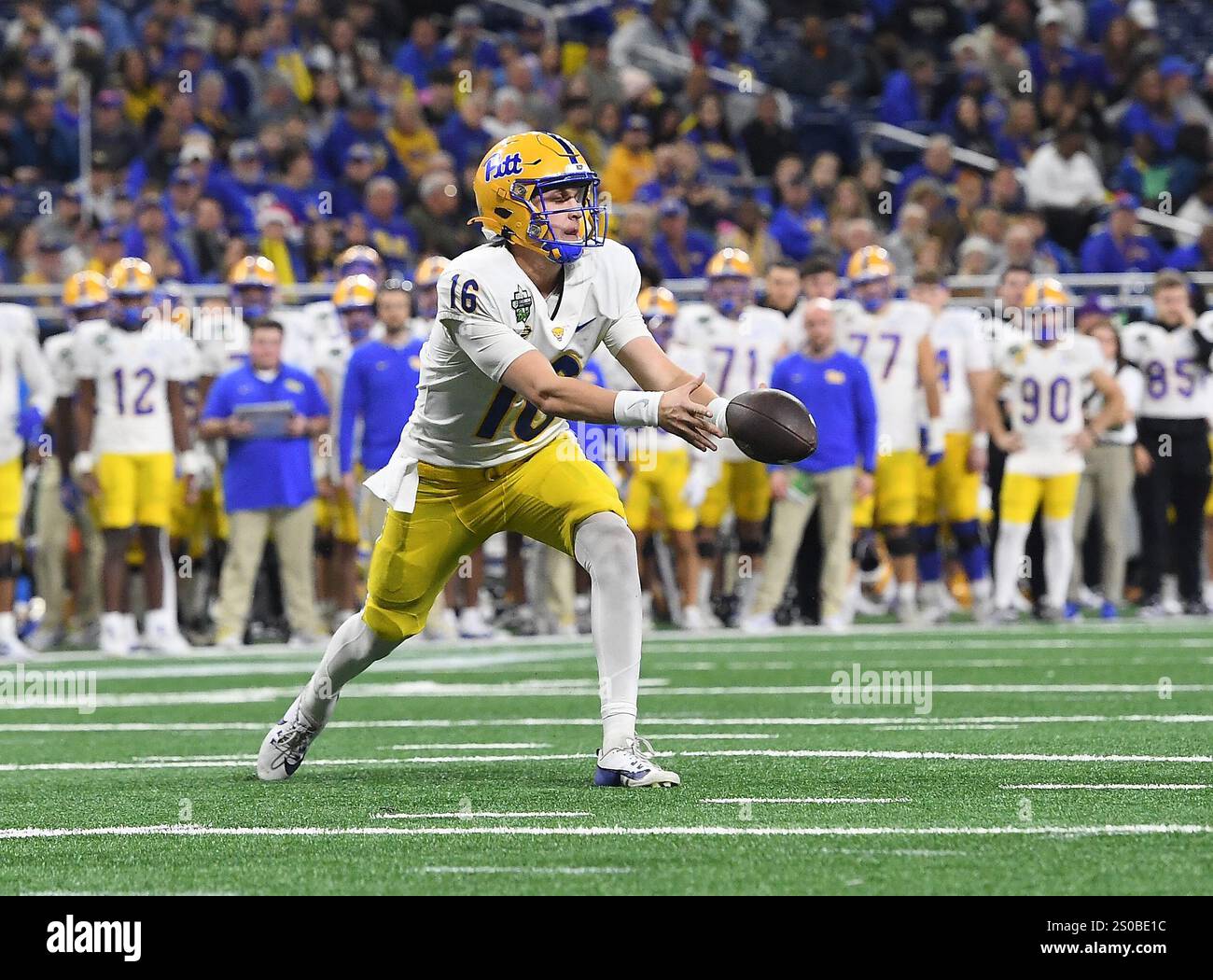 Detroit, Michigan, USA. 26th Dec, 2024. Pittsburgh Quarterback DAVID ...