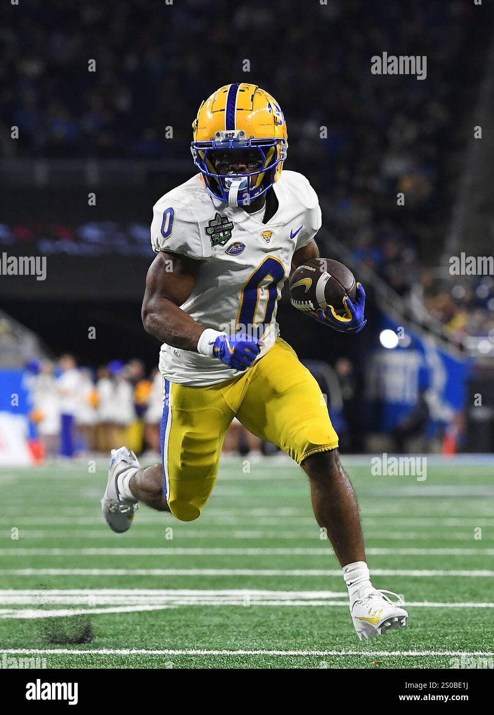 Detroit, Michigan, USA. 26th Dec, 2024. Pittsburgh Running Back DESMOND ...