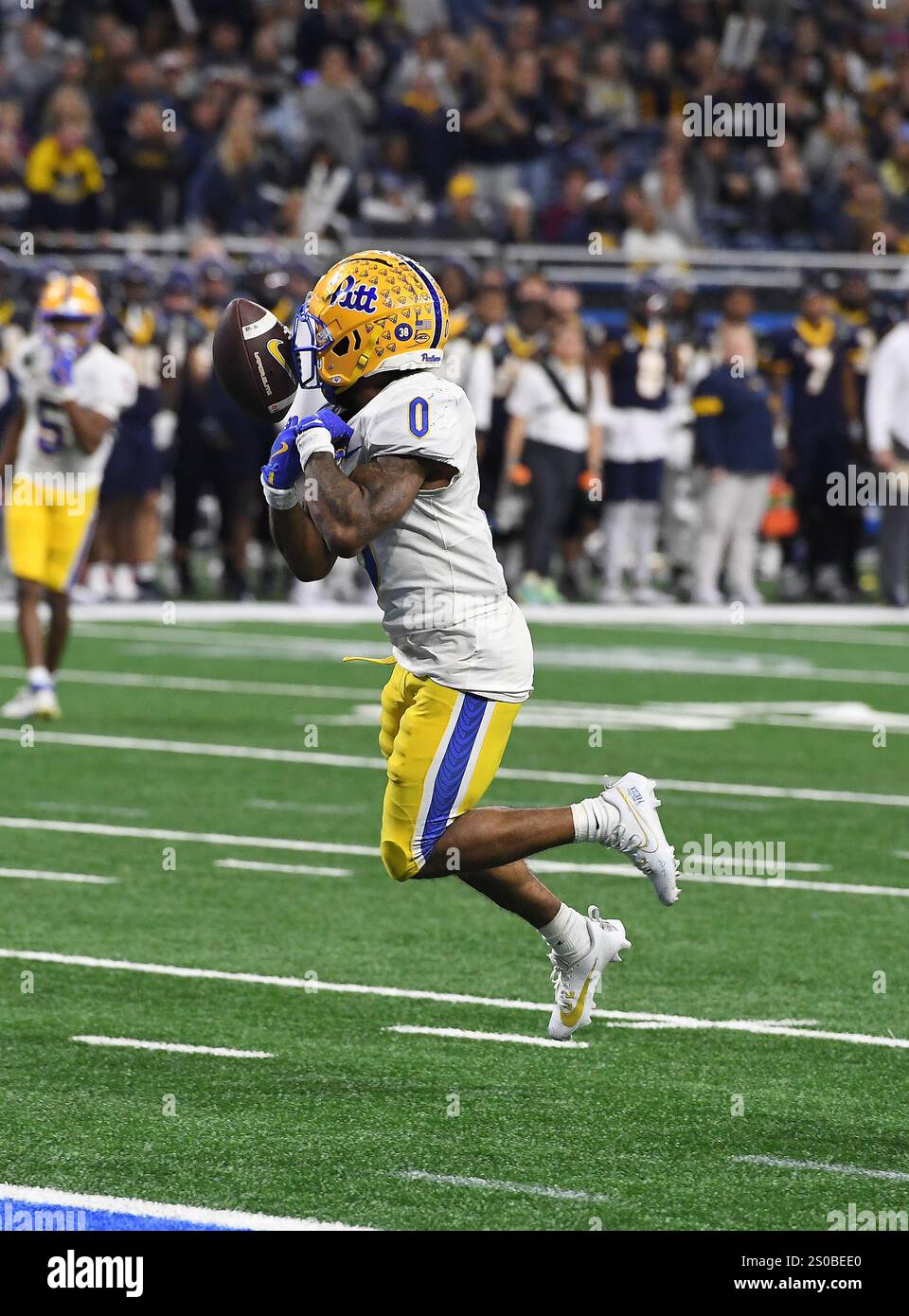 Detroit, Michigan, USA. 26th Dec, 2024. Pittsburgh Running Back DESMOND ...