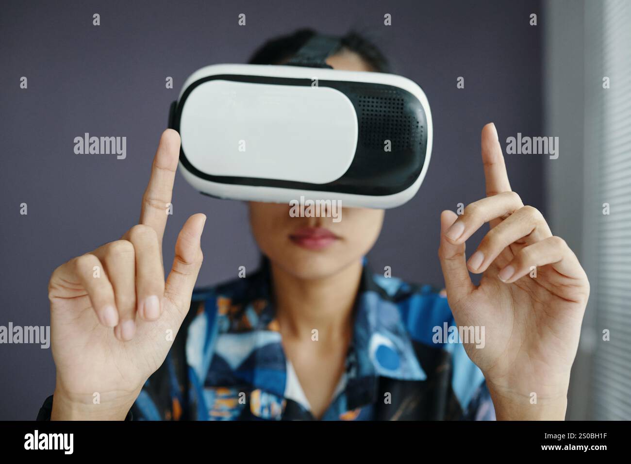 Asian Female Hands Using VR App Stock Photo - Alamy