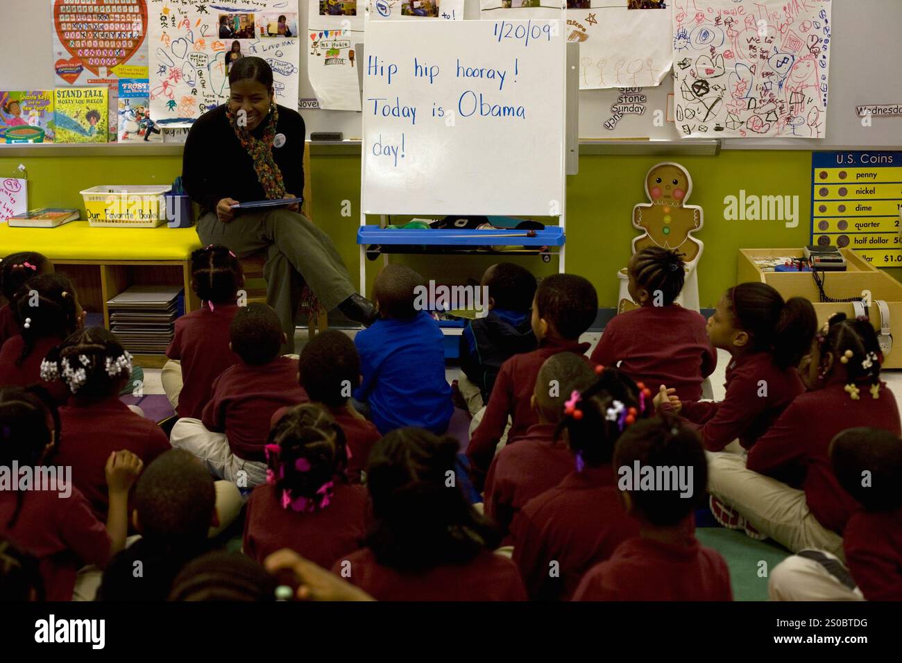 A school director on Chicago's south side reads to kindergarten and ...