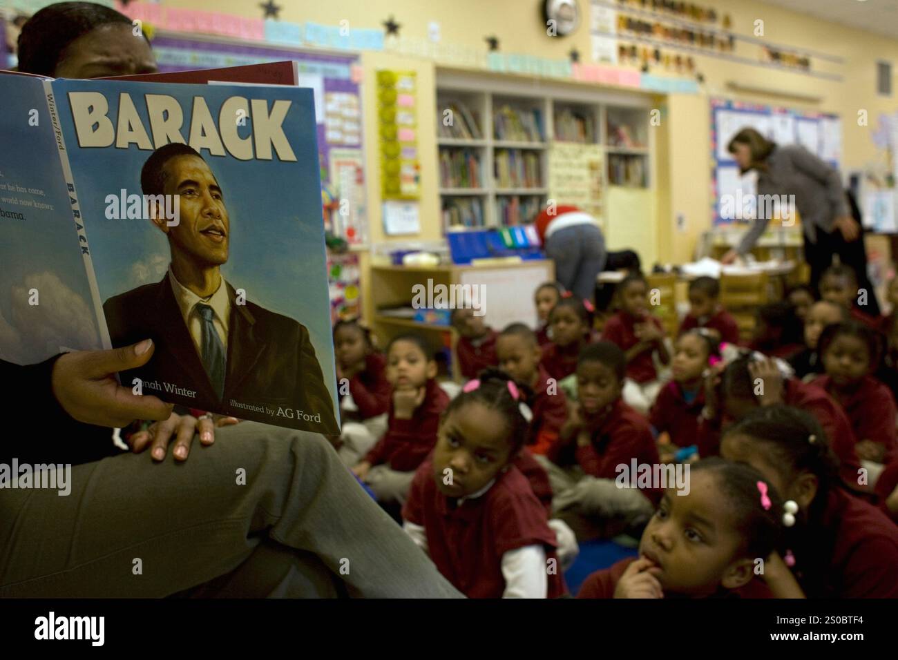A school director on Chicago's south side reads to kindergarten and ...