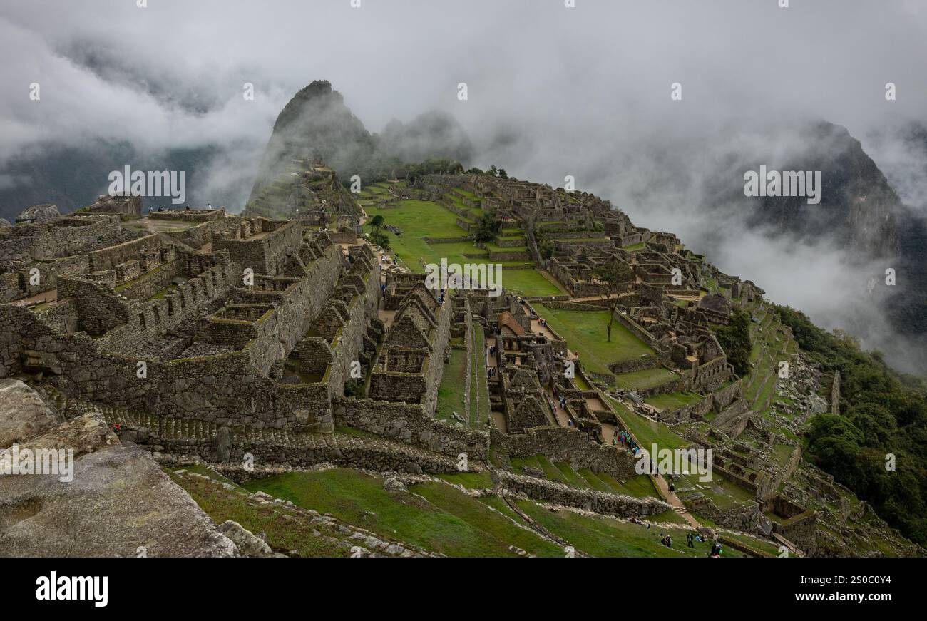 Panoramic view over Machu Picchu from the sun gate Stock Photo - Alamy