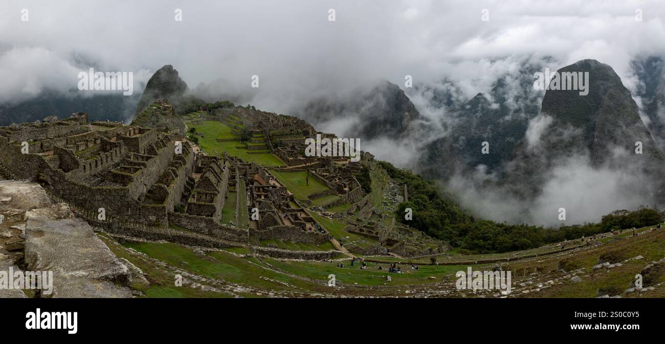 Panoramic view over Machu Picchu from the sun gate Stock Photo - Alamy