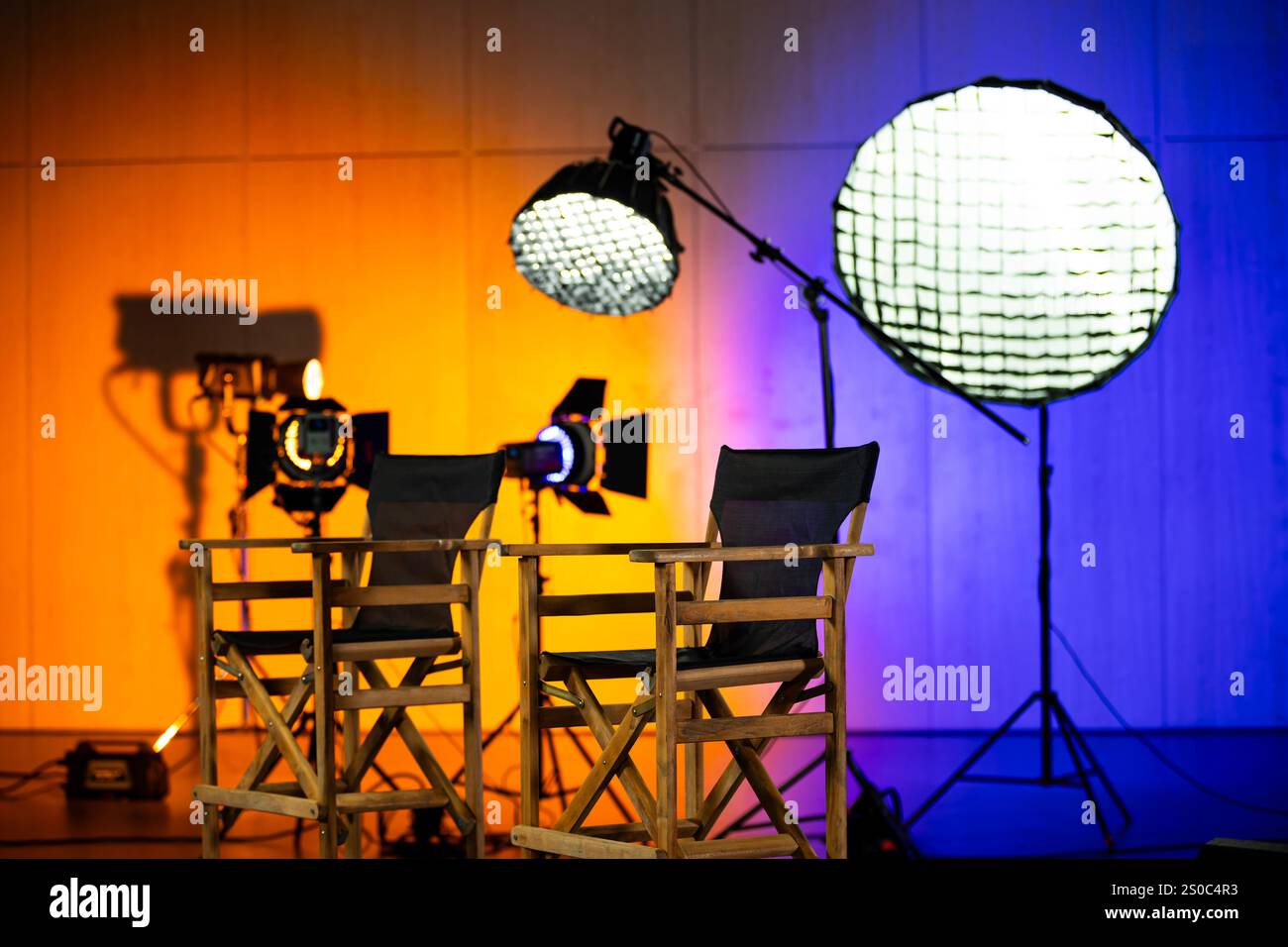 Studio lighting setup with colorful background Stock Photo - Alamy