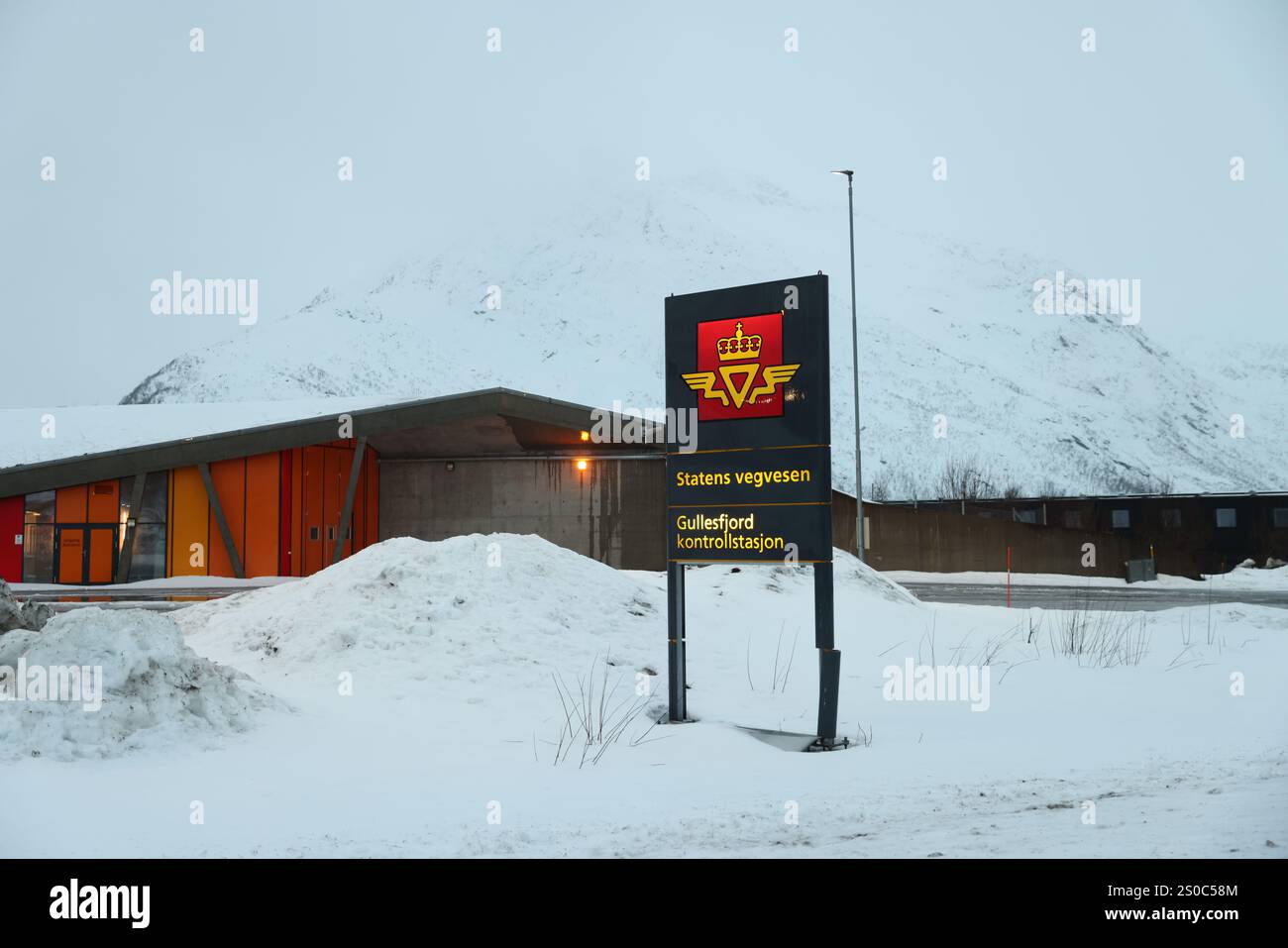 Hadsel 20241227. The accident bus that ran off the road on Friday on ...