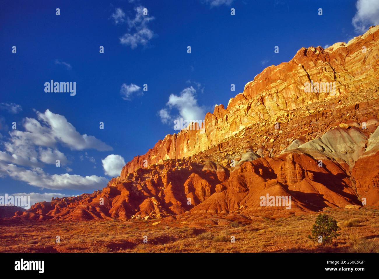 Western side of Capitol Reef, view from Slickrock Divide on Scenic ...