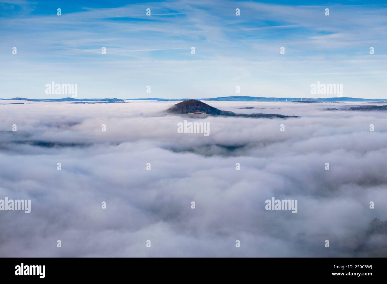 Eichsfeld, Germany. 27th Dec, 2024. The dense fog in the morning covers ...