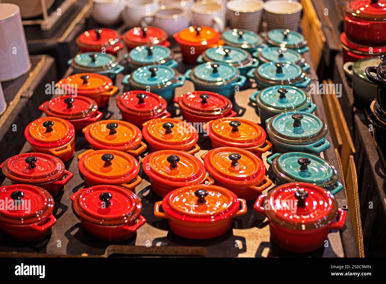 Cooking vessels hi-res stock photography and images - Alamy
